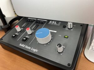 MOTU M2とSolid State Logic SSL 2の比較 | SynthSonic